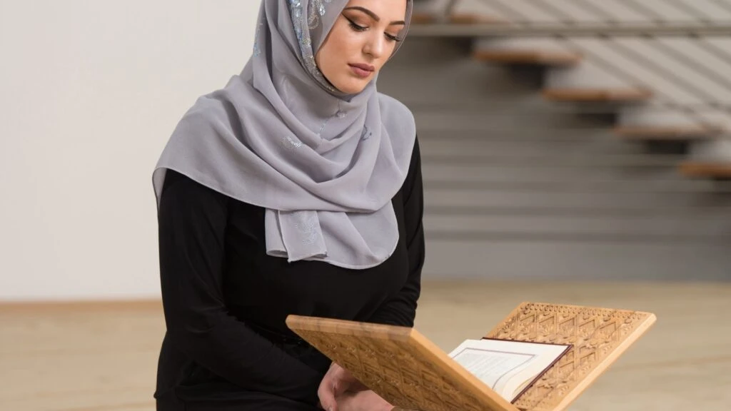 Ramazan mukabelesi nasıl yapılır? Mukabele hatim sayılır mı? » Mavi Kadın