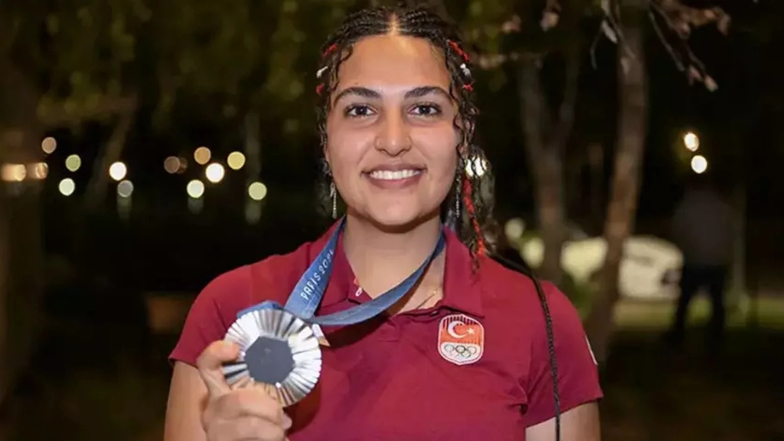 Şevval İlayda Tarhan kaç yaşında? Mesleği ne? Ne ödülü aldı? » Mavi Kadın