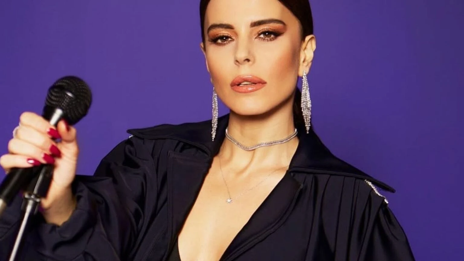 Simge Sağın kaç kardeşi var? Simge Sağın kimin kızı? » Mavi Kadın