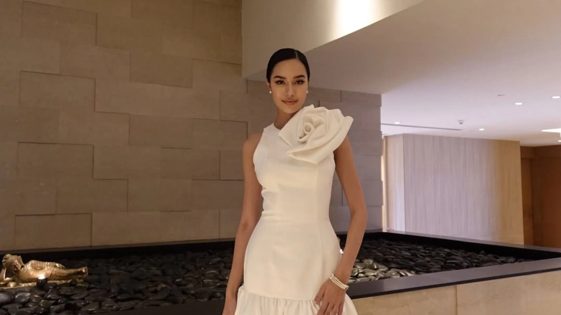 Miss World 2025 güzellik yarışmasında birinci olan Taylandlı Opal ...