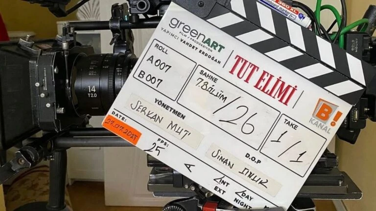 Tut Elimi dizisi konusu nedir? Tut Elimi oyuncuları kim? » Mavi Kadın